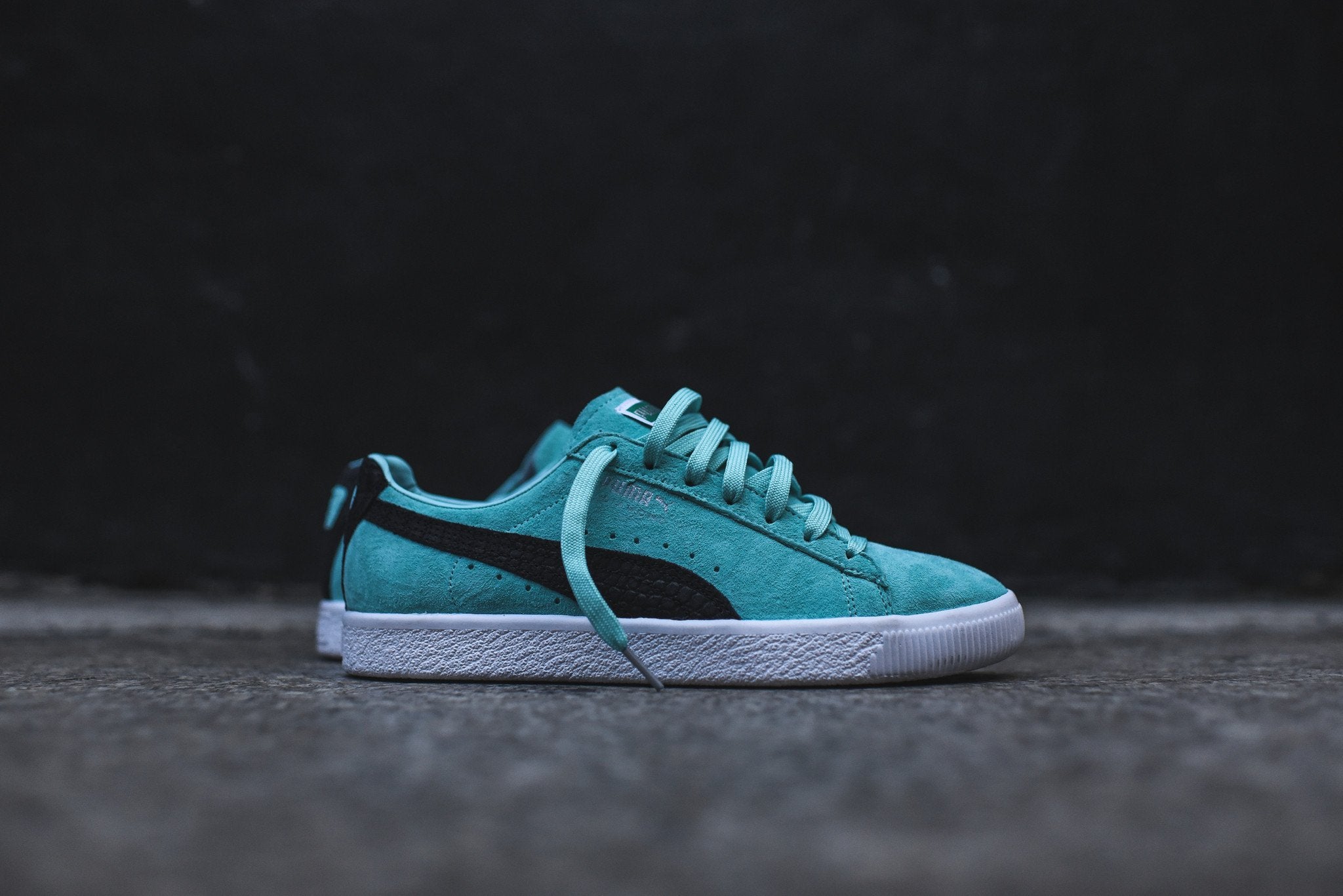 Puma x Diamond Supply Co. Clyde - Aruba Blue / Black / White – Kith Europe