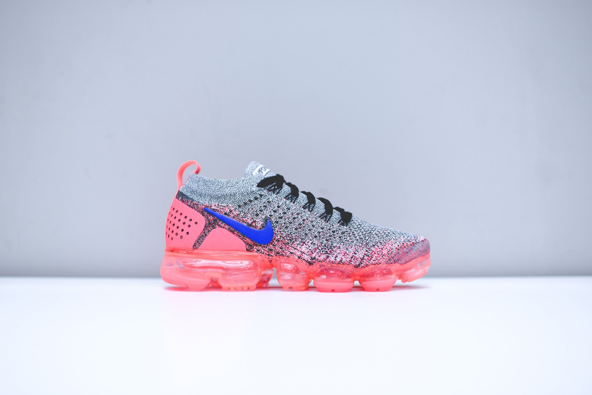 Nike WMNS Air VaporMax FK 2 - White / Blue / Crimson – Kith Europe