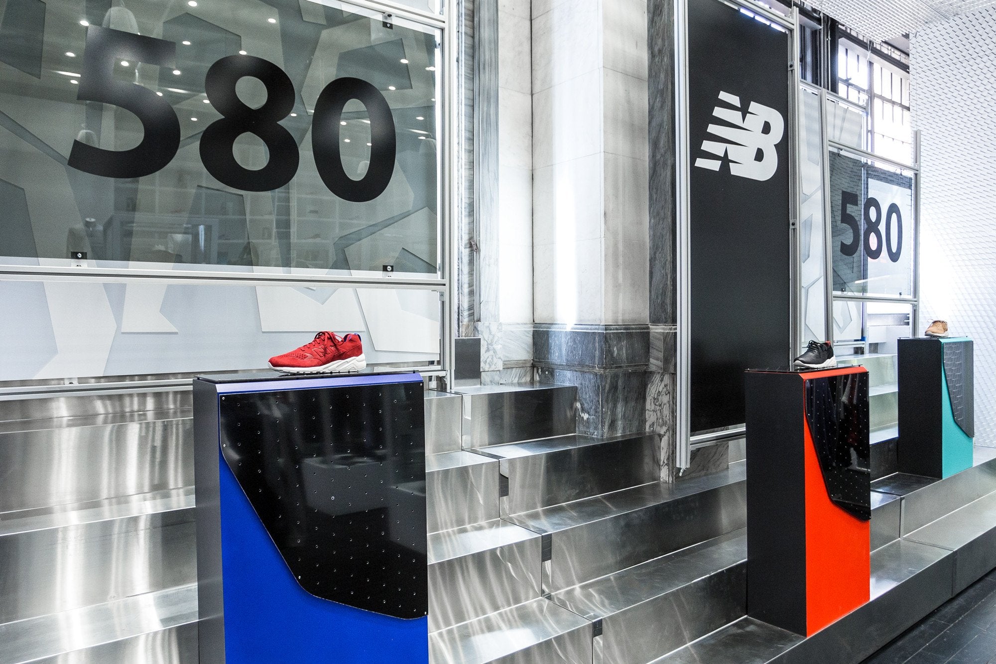 New Balance Deconstructed 580 Installation – Kith Europe