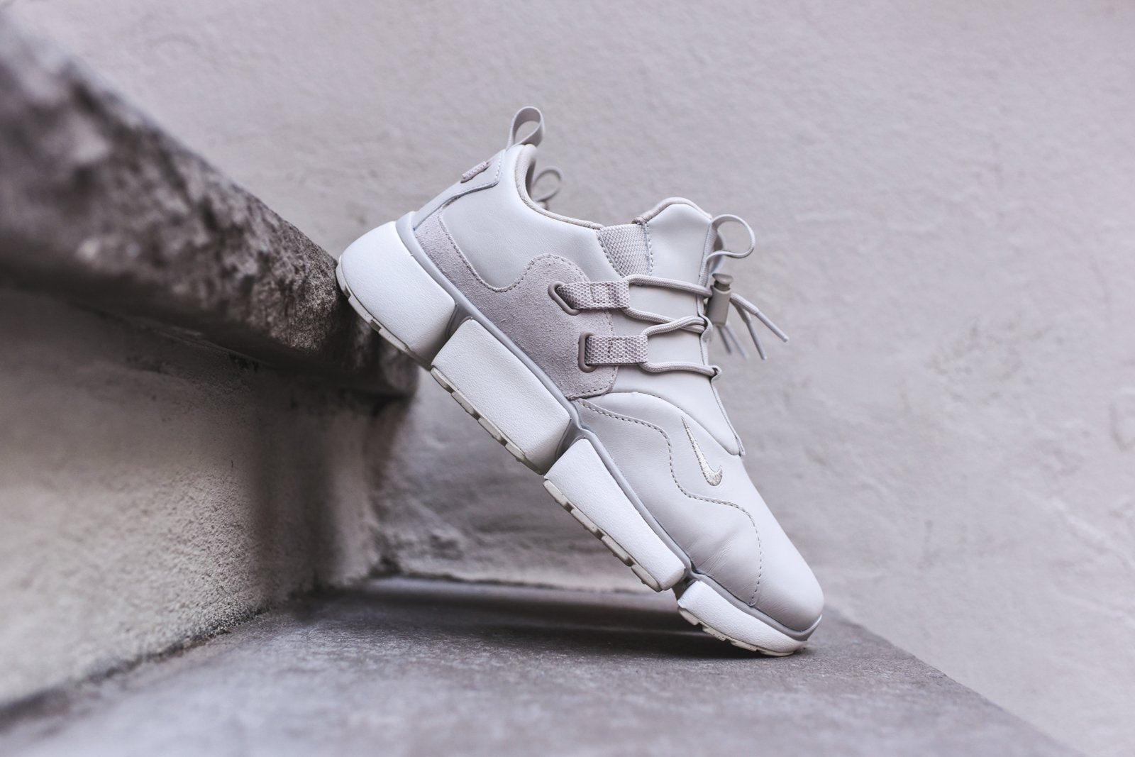 Nike Pocket Knife DM LTR - Sand – Kith Europe
